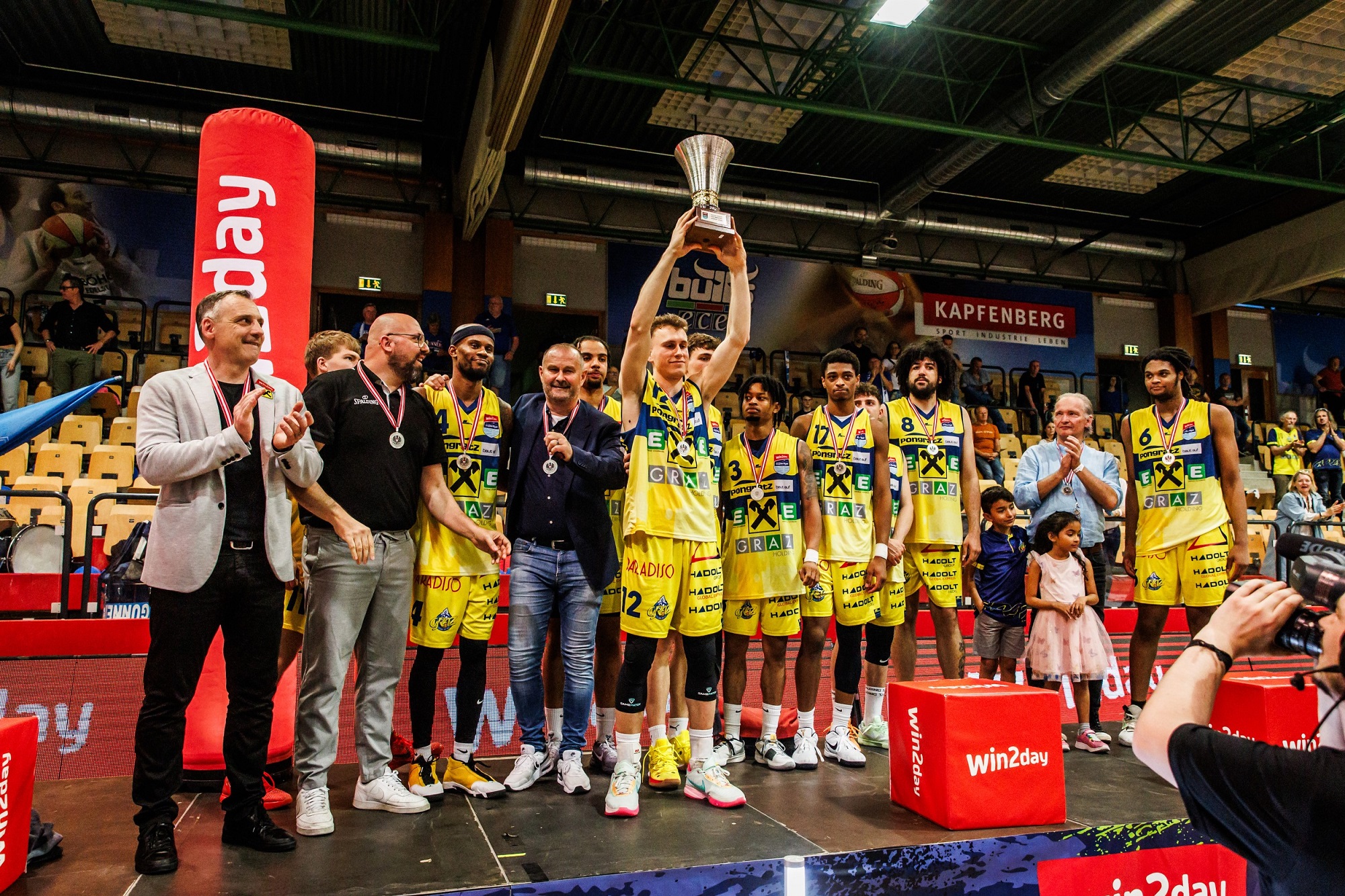 Wir gratulieren dem Vizemeister UBSC Graz! - Holding Graz